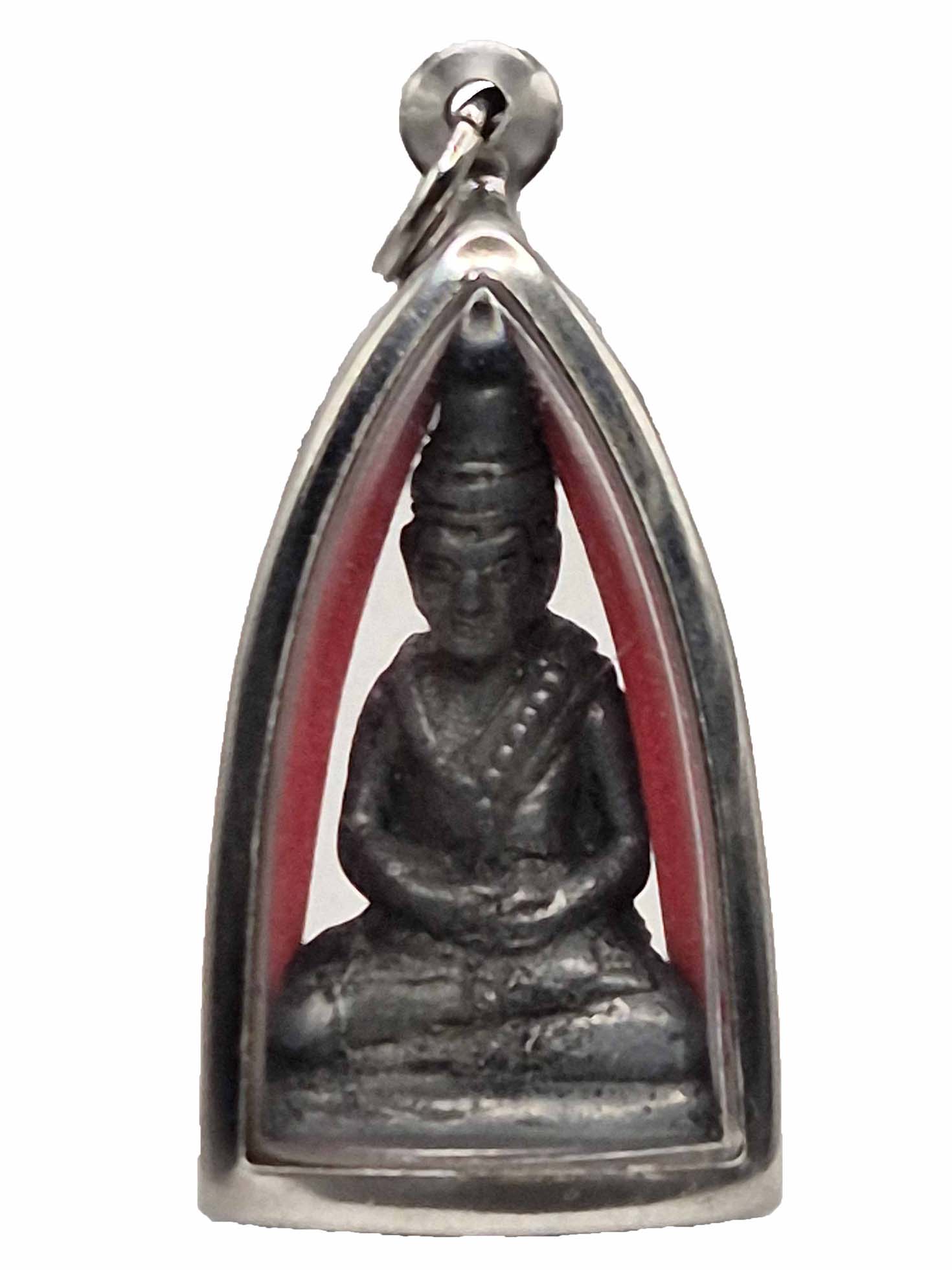 Phra Lersi 鲁士 is a self-practitioner of spiritual practice.